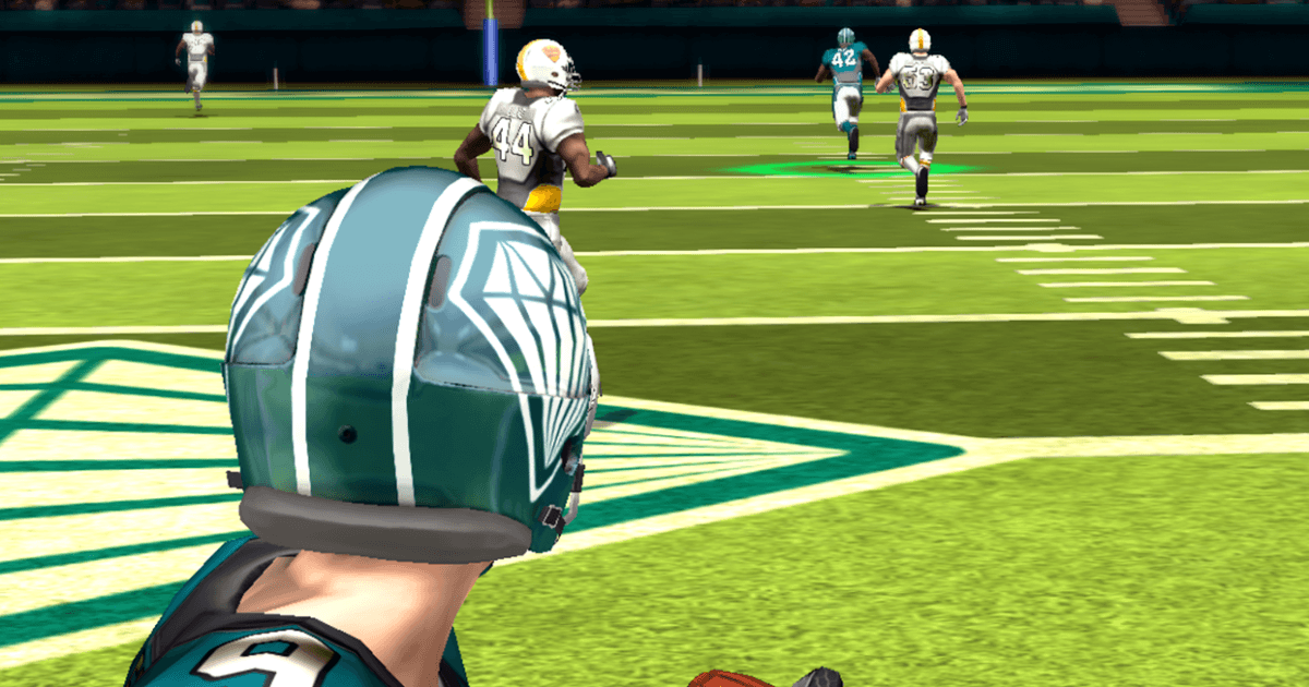 Download & Play Flick Quarterback 20 - American Pro Football on PC ...