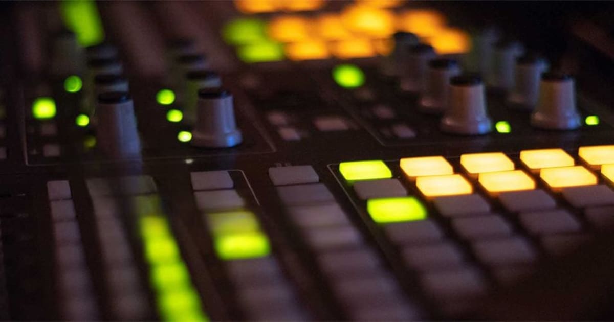 Download and run Drum Machine - Beat Groove Pad on PC & Mac (Emulator)